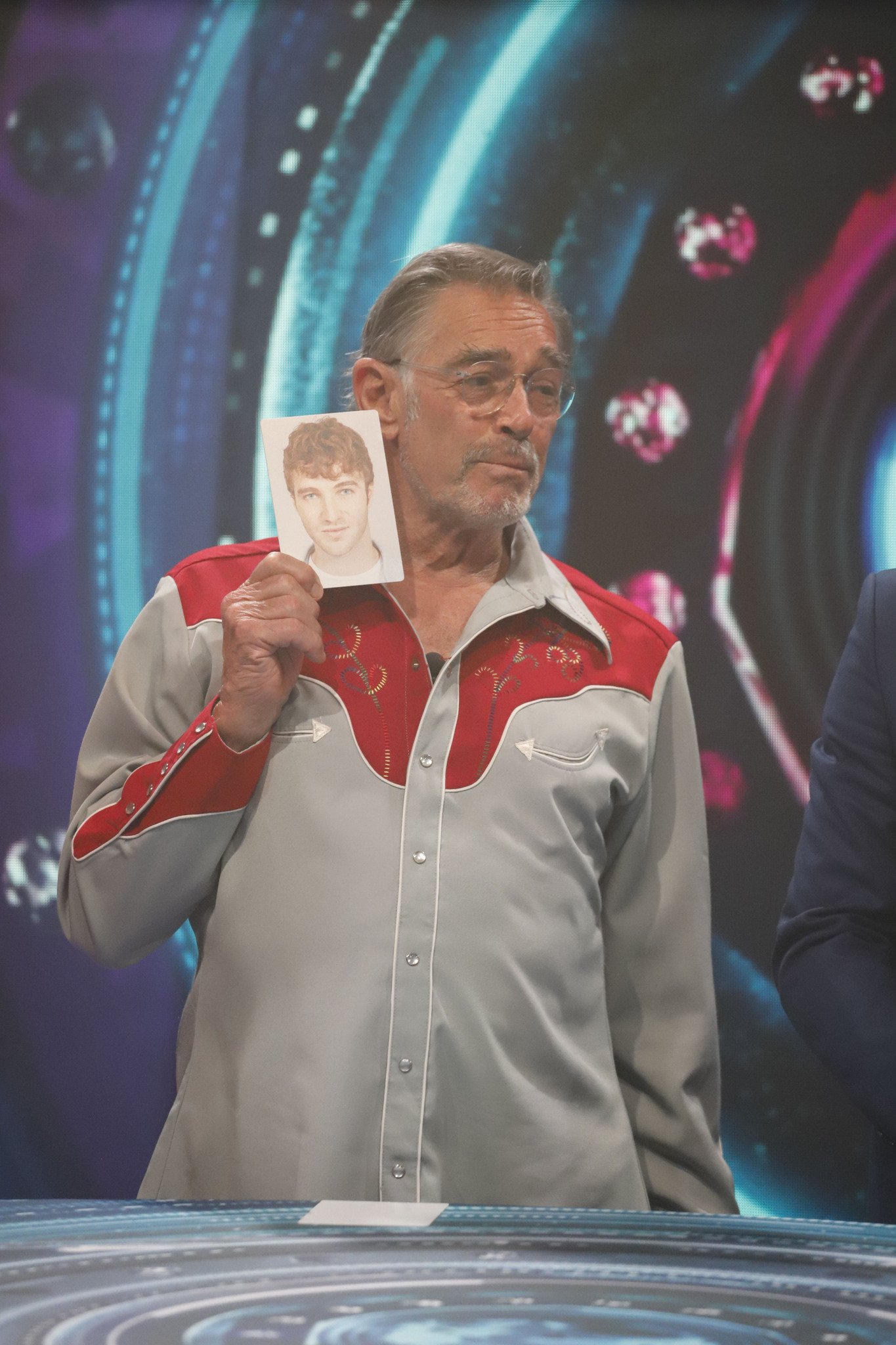 GF Vip, Fabio Testi a rischio espulsione? 'Le mamme gliele buttano nel ...