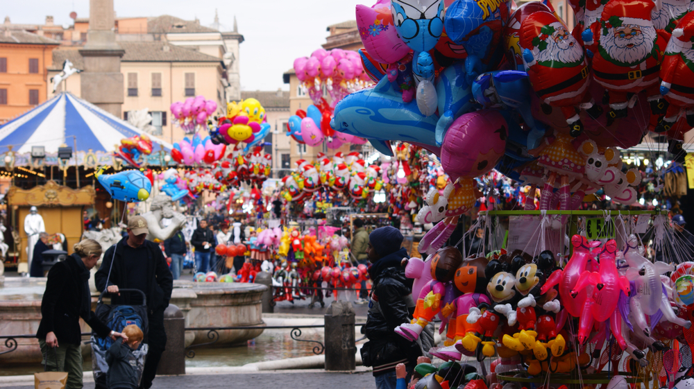 Piazza Navona, ecco a che ora arriverà la Befana 2024